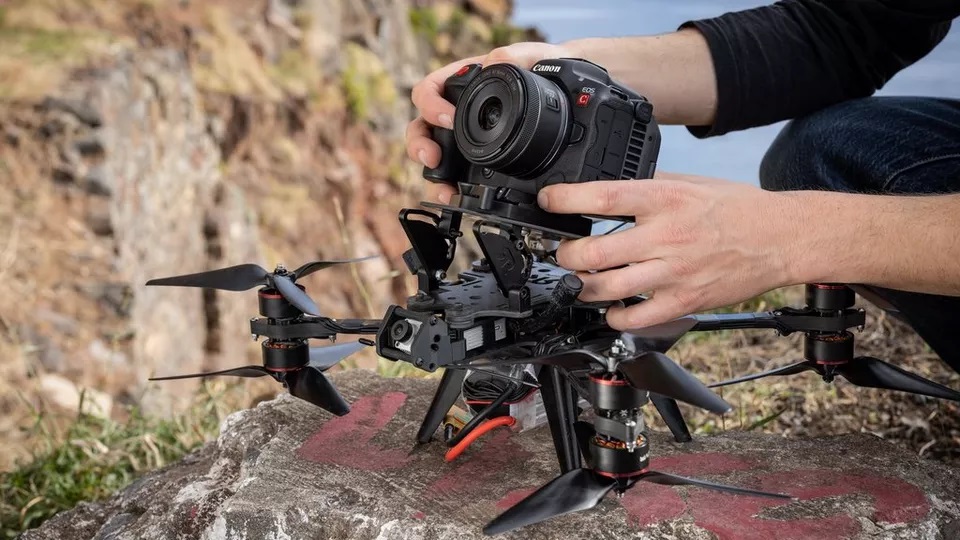 This is Canon’s new hybrid 8K camera – TWFLD